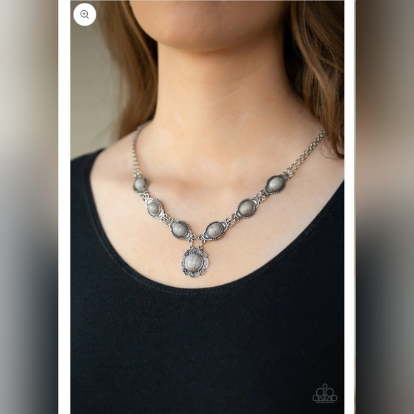 paparazzi | Jewelry | Desert Dreamin Silver Paparazzi Necklace | Poshmark